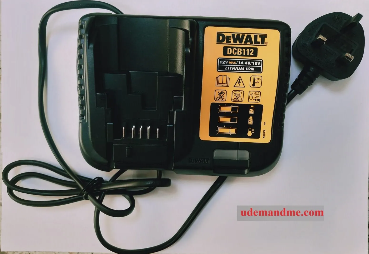 ** OFFER ** DEWALT DCB112 – 18 VOLT CHARGER ** OFFER ** – UDEMANDME